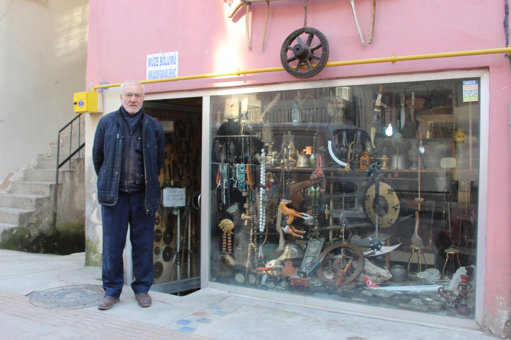 Babasının iş yerini eski eşyalarla adeta müzeye dönüştürdü - Vitrin ...