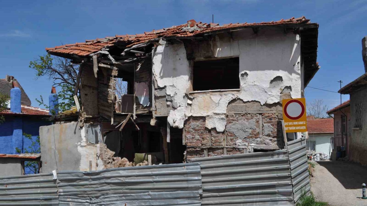 (ÖZEL) Tarihi evlerin boynu bükük - Vitrin Haber - Sinop Haberleri