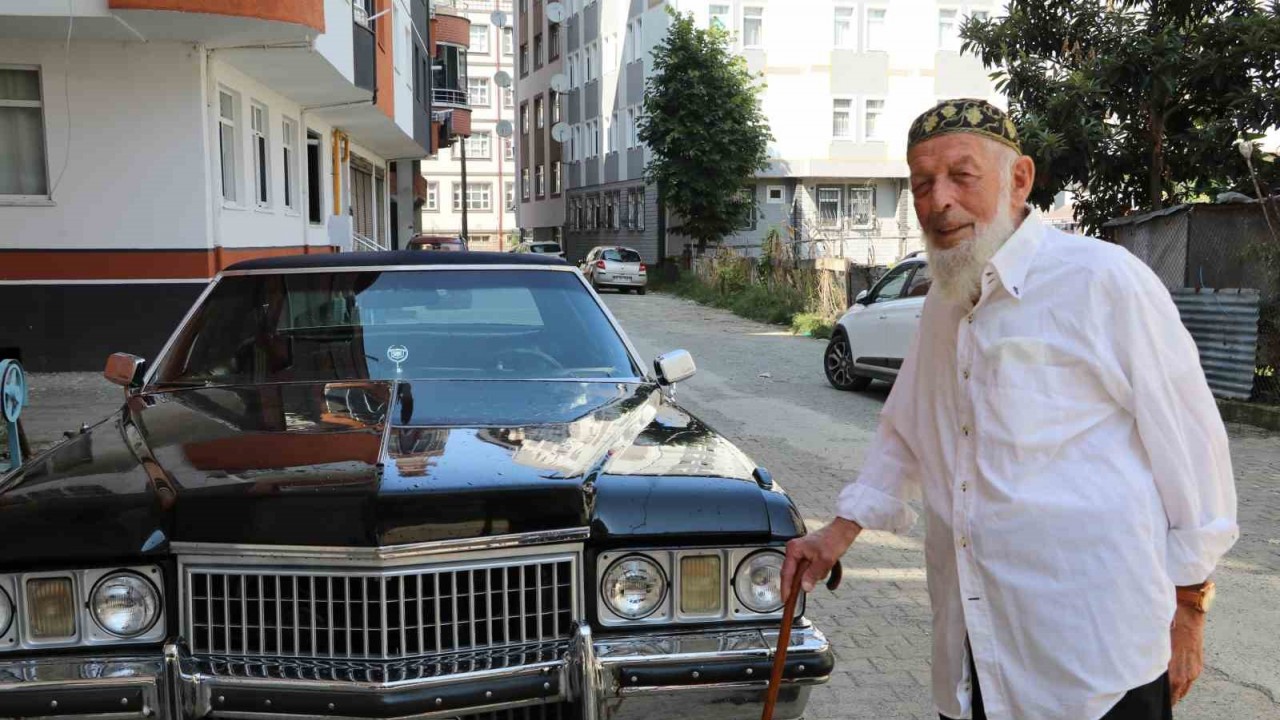 85 yaşındaki Rizeli Mustafa dede 1973 model klasik arabasına gözü gibi ...