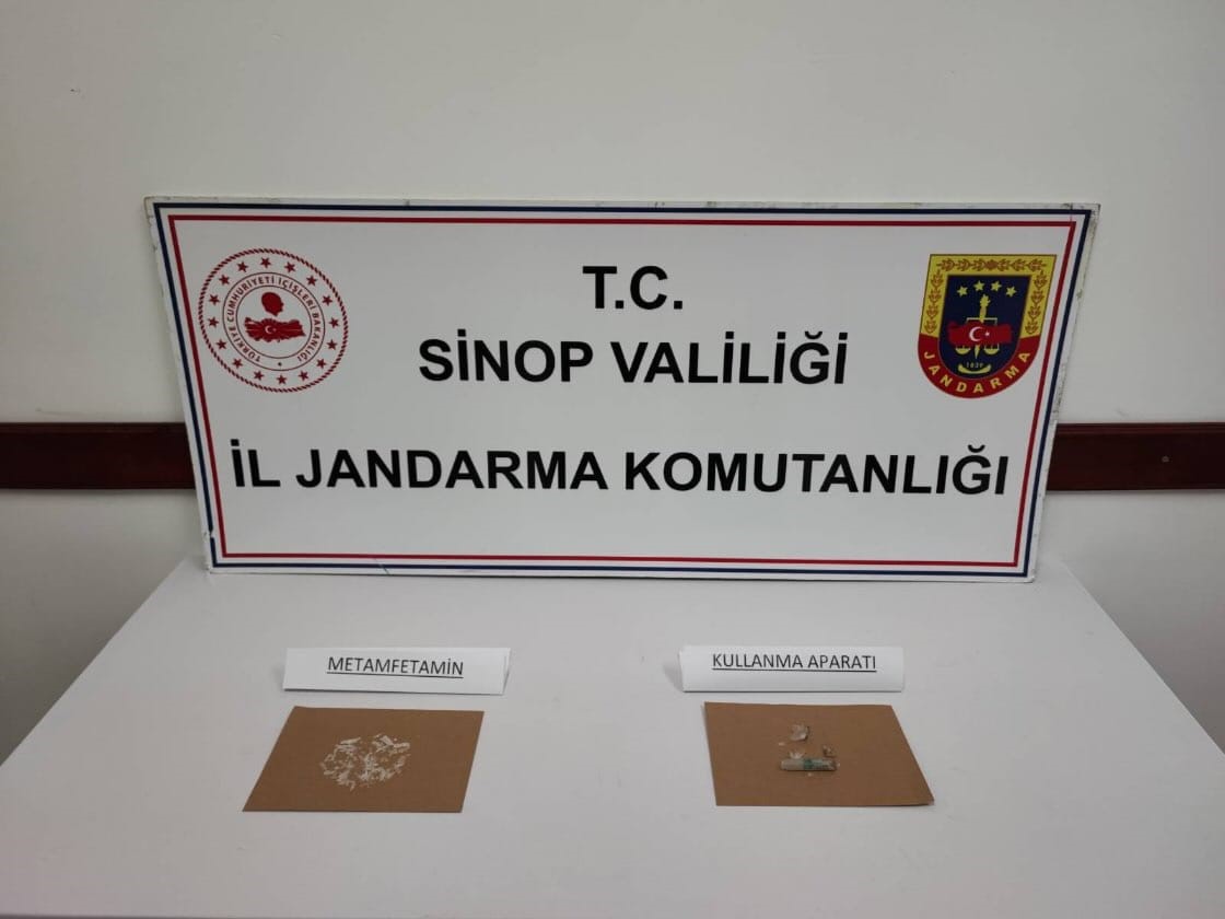Sinop’ta uyuşturucu ve silah kaçakçılığı operasyonu: 5 gözaltı - Vitrin ... Sinop’ta uyuşturucu ve silah kaçakçılığı operasyonu: 5 gözaltı - Vitrin ...