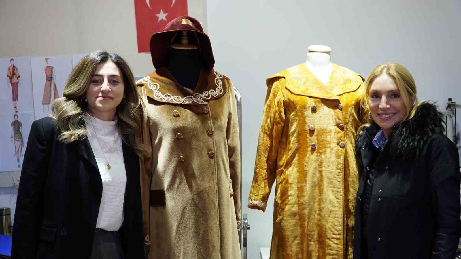 Tokat’ta ailesinin geçmişini keşfeden moda tasarımcısı Dilek Hanif el ...
